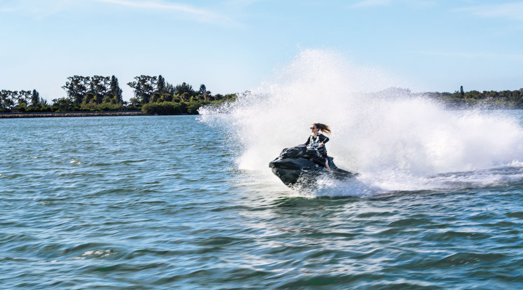 RXP-X 300 トリプルブラック 水上バイクコレクション