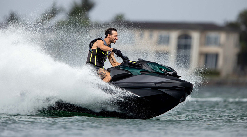 RXP-X APEX 300 レーシンググリーン 水上バイクコレクション