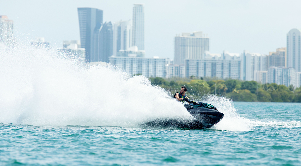 RXP-X APEX 300 レーシンググリーン 水上バイクコレクション